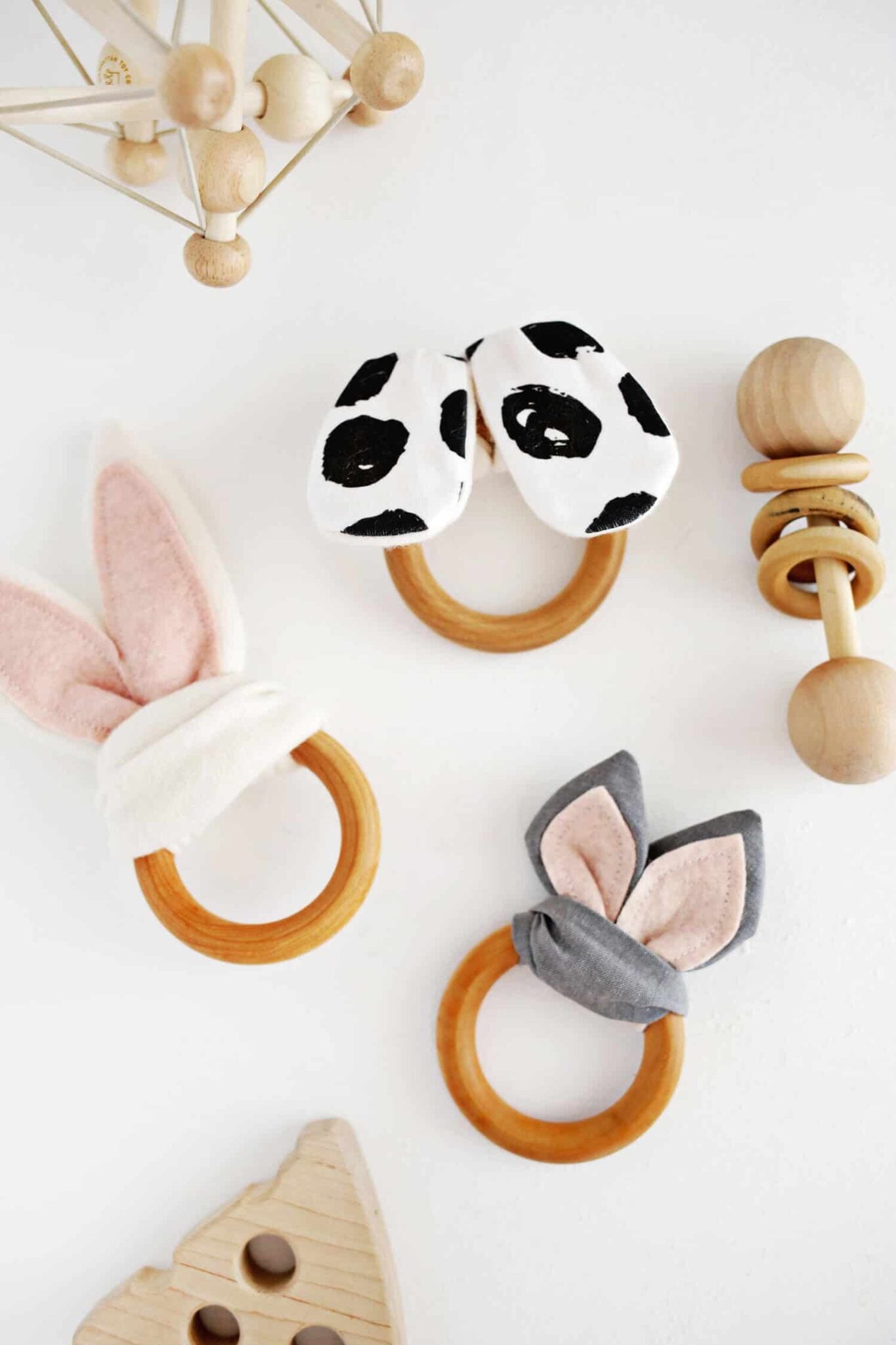 28 Perfect DIY Baby Shower Gifts (To Make Yourself)