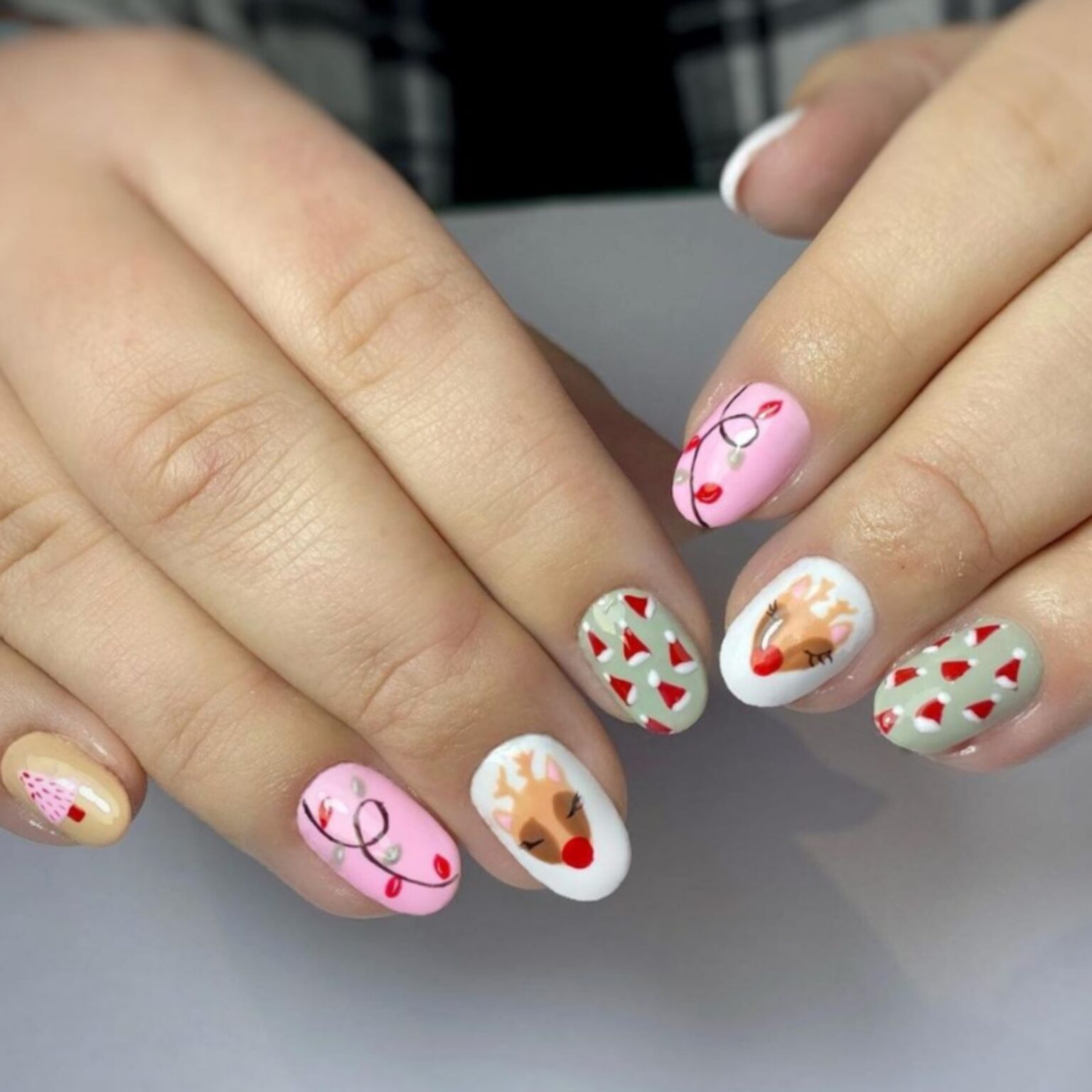 45 Christmas Nails for Festive Holiday Ideas this Winter